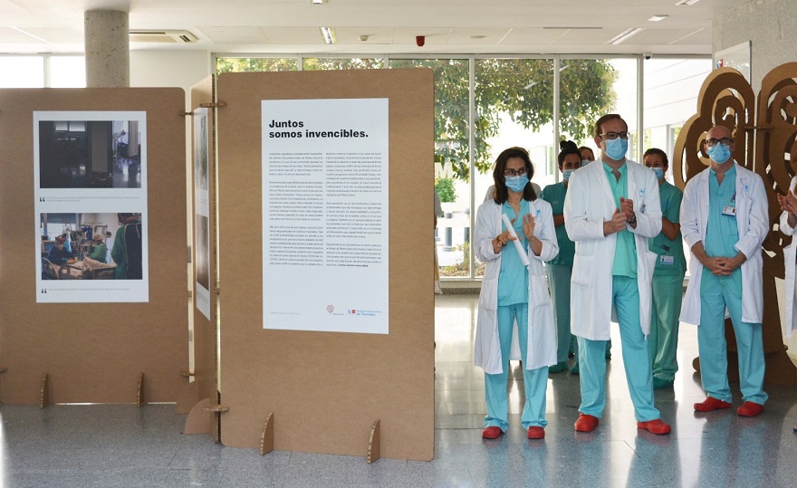 Ribera Salud homenajea a profesionales y pacientes con una exposición