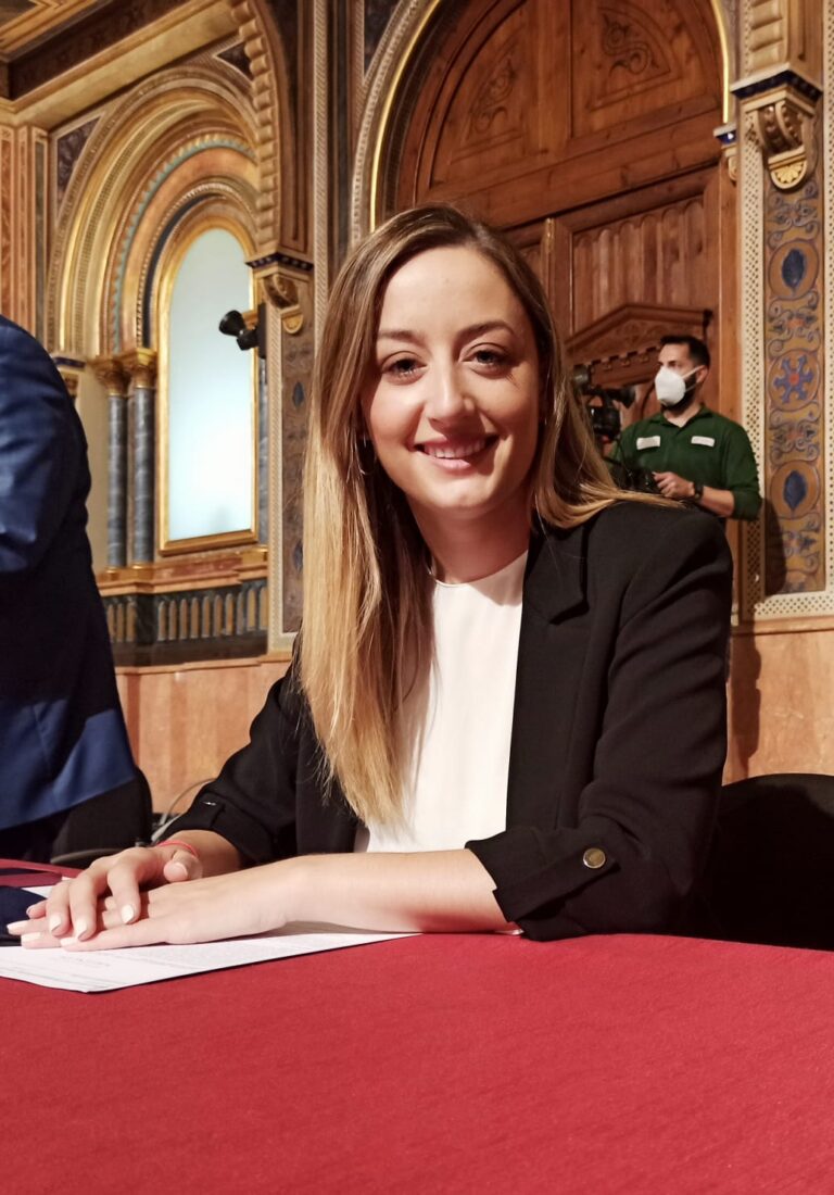 Rocío Gil: “El director del Magnànim debe rectificar públicamente