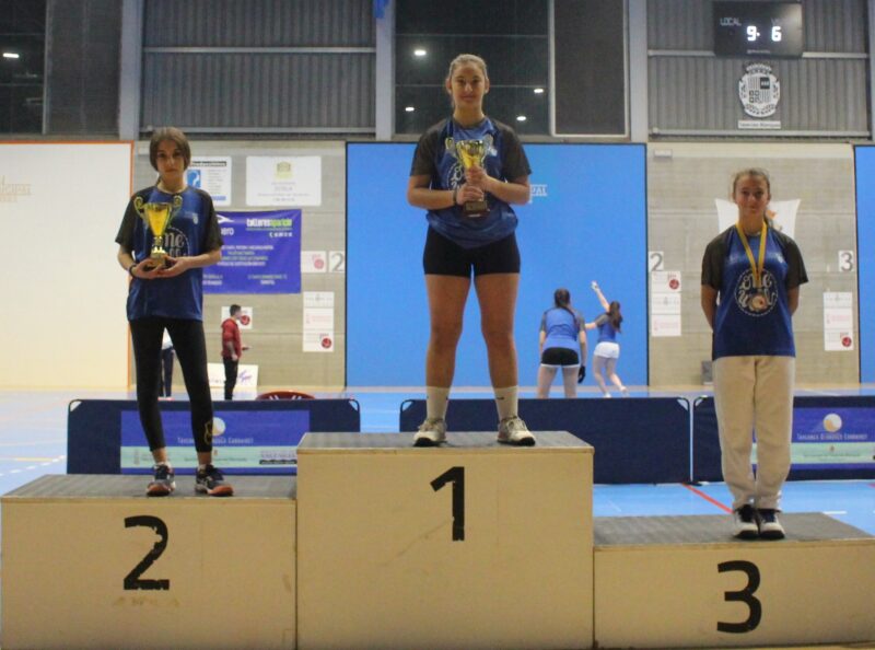 Mar, Angela, Clara y Aroa, reinas en Tavernes Blanques